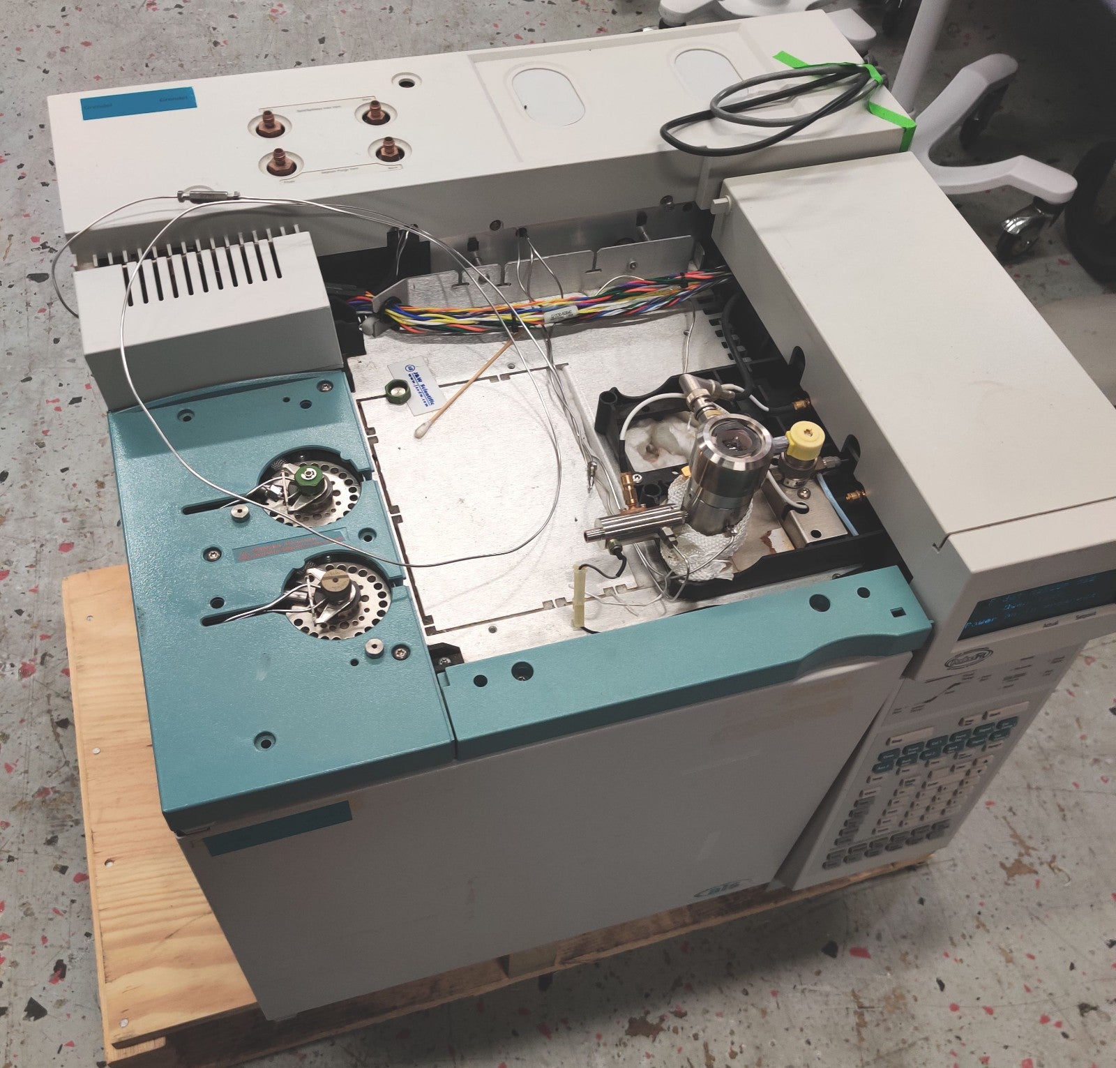 Agilent 6890 G1530A Plus GC Gas Chromatograph w PID Detector EPC Modul